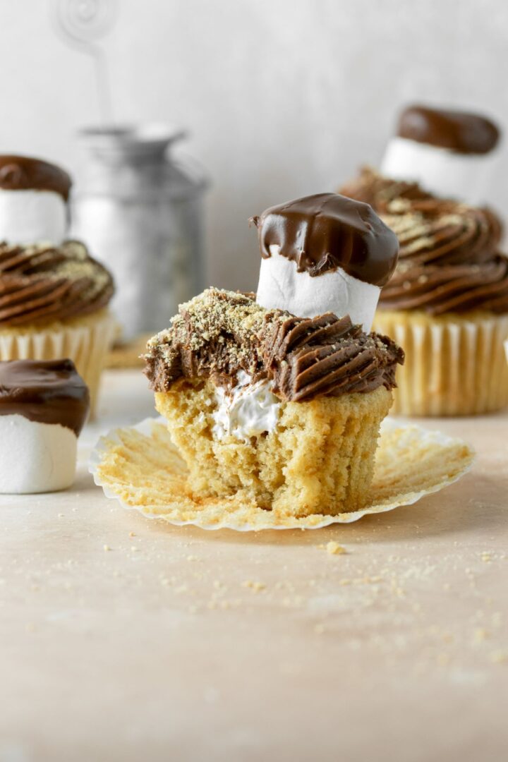 S'mores Cupcakes - Ginger Snaps Baking Affairs